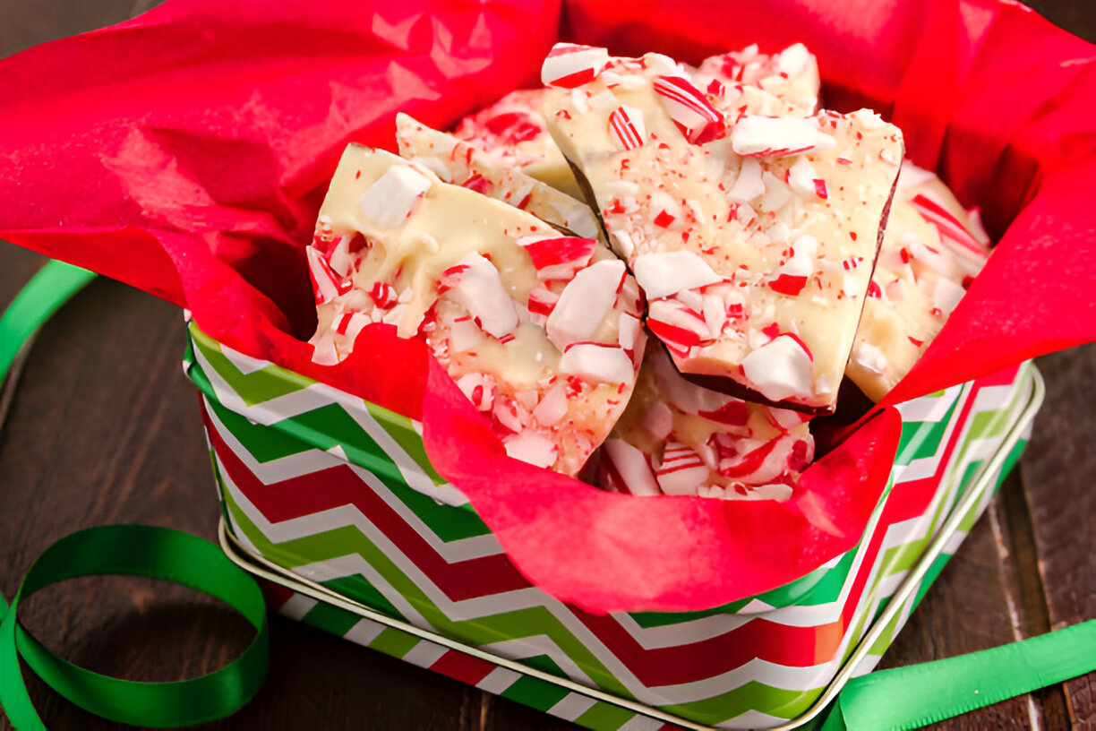 Easy Peppermint Bark Recipe for the Holiday Season