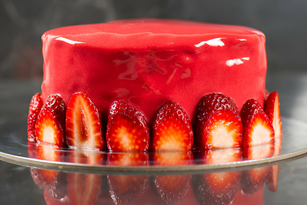Delicious Strawberry Honeybun Cake with Strawberry Cream Icing